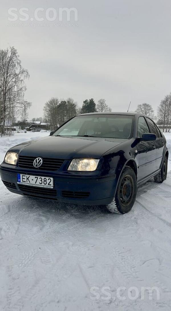 Zils Volkswagen Bora 2002 Gulbene, ar dzinēja tilpumu 1.60 L un nobraukumu 325 tūkst. km par 1490 €, foto 5 vietnē AUTOMOTO.COM.LV