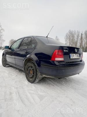 Blue Volkswagen Bora 2002 in Gulbene, with an engine capacity of 1.60 L and mileage of 325 thousand km for 1490 €, photo 6 on AUTOMOTO.COM.LV