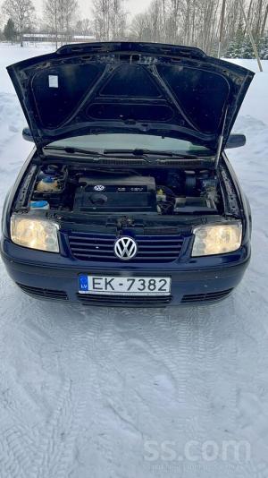 Blue Volkswagen Bora 2002 in Gulbene, with an engine capacity of 1.60 L and mileage of 325 thousand km for 1490 €, photo 12 on AUTOMOTO.COM.LV