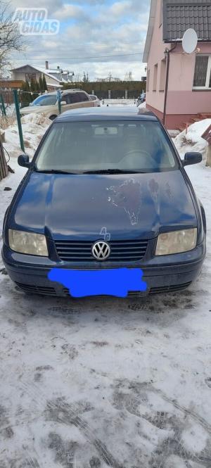 Zils Volkswagen Bora 2002 Viļņa, ar dzinēja tilpumu 1.90 L un nobraukumu 340 tūkst. km par 800 €, foto  vietnē AUTOMOTO.COM.LV