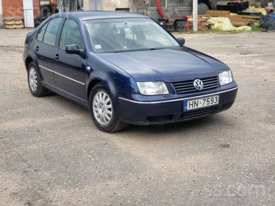 Blue Volkswagen Bora 2002 in Riga, with an engine capacity of 1.90 L and mileage of 323 thousand km for 1300 €, photo 5 on AUTOMOTO.COM.LV