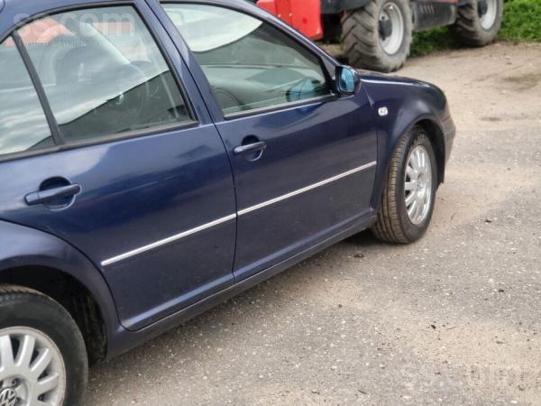 Blue Volkswagen Bora 2002 in Riga, with an engine capacity of 1.90 L and mileage of 323 thousand km for 1300 €, photo 6 on AUTOMOTO.COM.LV