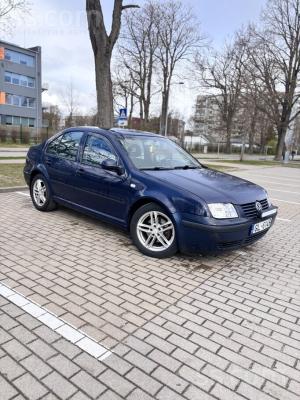Blue Volkswagen Bora 2002 in Riga, with an engine capacity of 1.60 L and mileage of 411 thousand km for 1000 €, photo 3 on AUTOMOTO.COM.LV