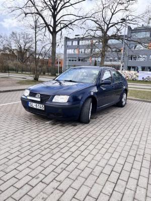 Blue Volkswagen Bora 2002 in Riga, with an engine capacity of 1.60 L and mileage of 411 thousand km for 1000 €, photo 4 on AUTOMOTO.COM.LV