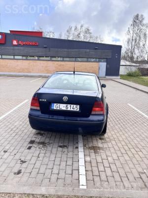 Blue Volkswagen Bora 2002 in Riga, with an engine capacity of 1.60 L and mileage of 411 thousand km for 1000 €, photo 7 on AUTOMOTO.COM.LV