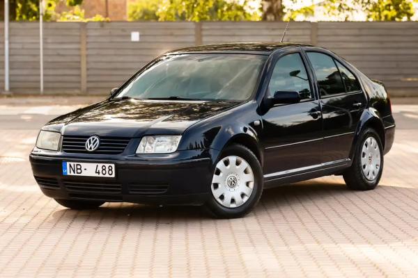 Blue Volkswagen Bora 2002 in Jelgava, with an engine capacity of 1.90 L and mileage of 260 thousand km for 2300 €, photo 1 on AUTOMOTO.COM.LV