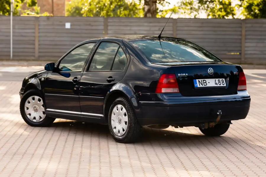 Zils Volkswagen Bora 2002 Jelgava, ar dzinēja tilpumu 1.90 L un nobraukumu 260 tūkst. km par 2300 €, foto 5 vietnē AUTOMOTO.COM.LV
