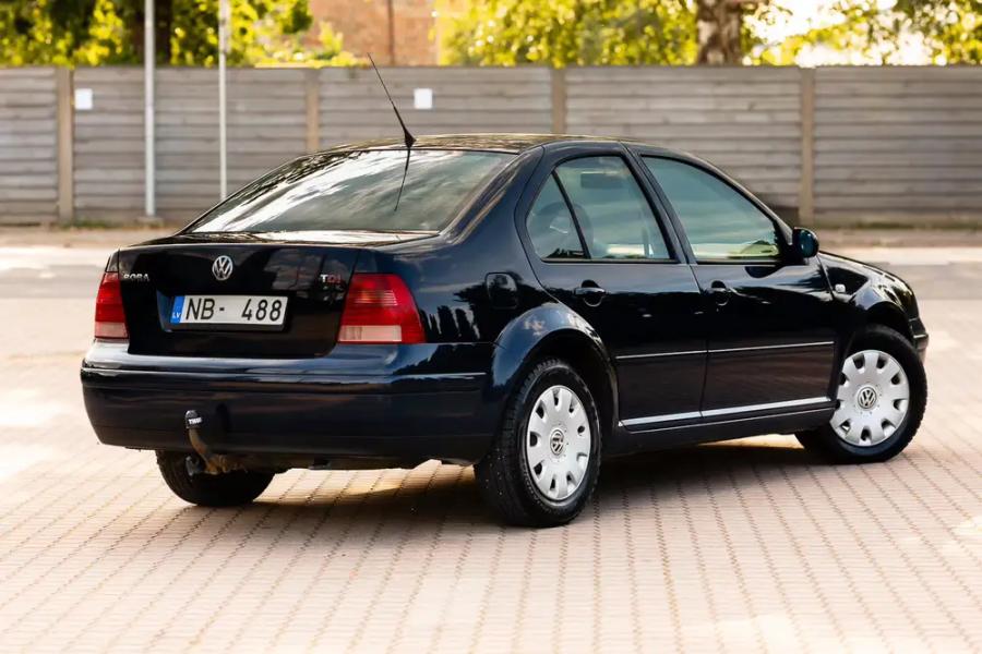 Zils Volkswagen Bora 2002 Jelgava, ar dzinēja tilpumu 1.90 L un nobraukumu 260 tūkst. km par 2300 €, foto 6 vietnē AUTOMOTO.COM.LV