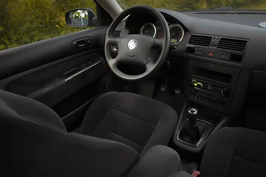 Zils Volkswagen Bora 2002 Jelgava, ar dzinēja tilpumu 1.90 L un nobraukumu 260 tūkst. km par 2300 €, foto 8 vietnē AUTOMOTO.COM.LV