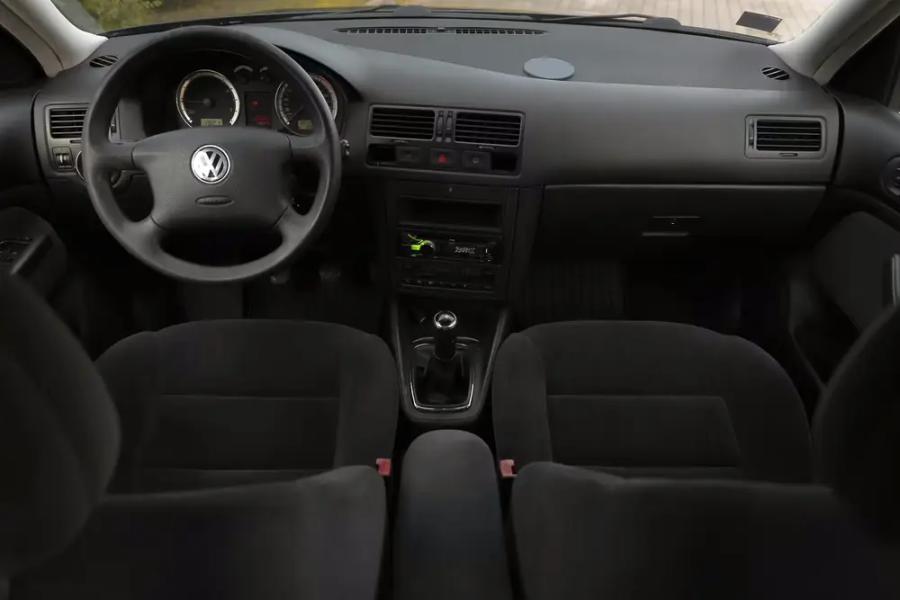 Zils Volkswagen Bora 2002 Jelgava, ar dzinēja tilpumu 1.90 L un nobraukumu 260 tūkst. km par 2300 €, foto 10 vietnē AUTOMOTO.COM.LV