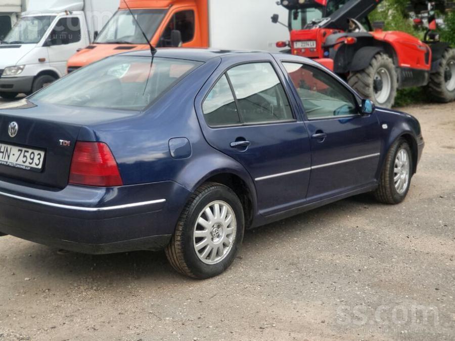 Blue Volkswagen Bora 2002 in Riga, with an engine capacity of 1.90 L and mileage of 0 thousand km for 990 €, photo 5 on AUTOMOTO.COM.LV