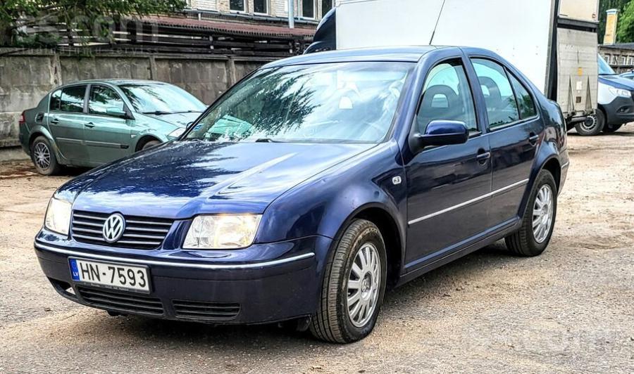 Blue Volkswagen Bora 2002 in Riga, with an engine capacity of 1.90 L and mileage of 311 thousand km for 950 €, photo 1 on AUTOMOTO.COM.LV
