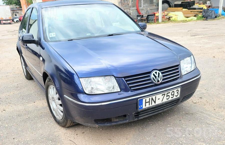 Blue Volkswagen Bora 2002 in Riga, with an engine capacity of 1.90 L and mileage of 311 thousand km for 950 €, photo 4 on AUTOMOTO.COM.LV