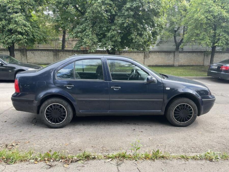 Zils Volkswagen Bora 2002 Rīga, ar dzinēja tilpumu 1.60 L un nobraukumu 0 tūkst. km par 500 €, foto 6 vietnē AUTOMOTO.COM.LV