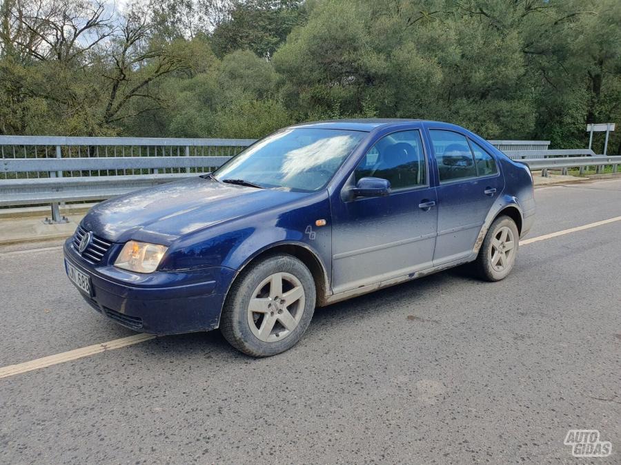 Zils Volkswagen Bora 2002 Viļņa, ar dzinēja tilpumu 1.90 L un nobraukumu 350 tūkst. km par 499 €, foto 1 vietnē AUTOMOTO.COM.LV