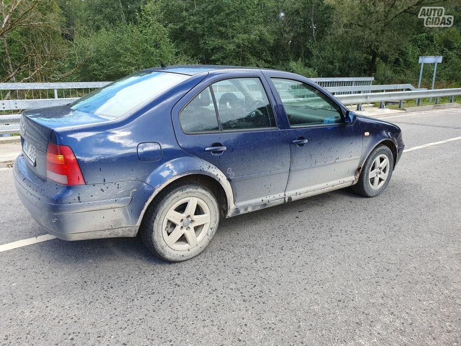 Zils Volkswagen Bora 2002 Viļņa, ar dzinēja tilpumu 1.90 L un nobraukumu 350 tūkst. km par 499 €, foto 7 vietnē AUTOMOTO.COM.LV
