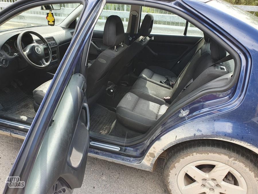 Zils Volkswagen Bora 2002 Viļņa, ar dzinēja tilpumu 1.90 L un nobraukumu 350 tūkst. km par 499 €, foto 15 vietnē AUTOMOTO.COM.LV