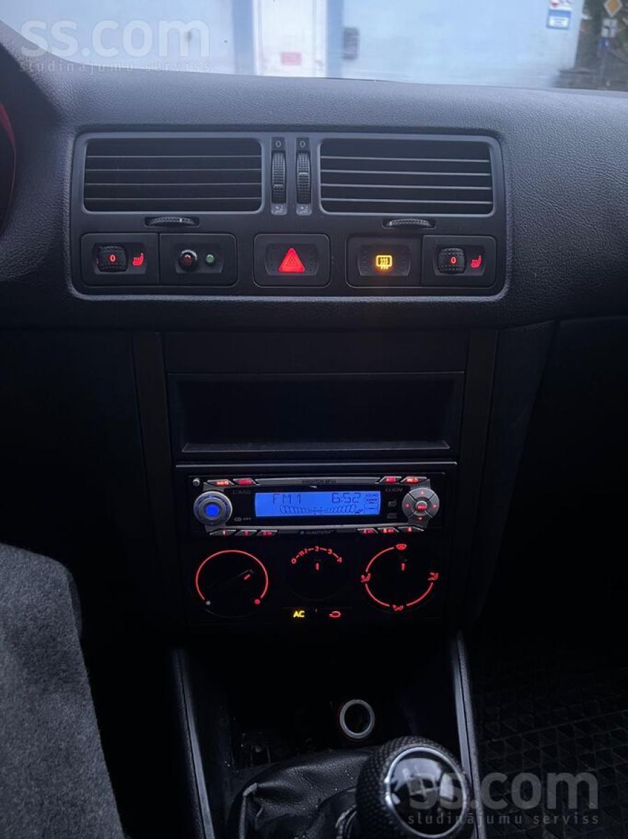 Zils Volkswagen Bora 2004 Liepāja, ar dzinēja tilpumu 1.60 L un nobraukumu 243 tūkst. km par 580 €, foto 11 vietnē AUTOMOTO.COM.LV