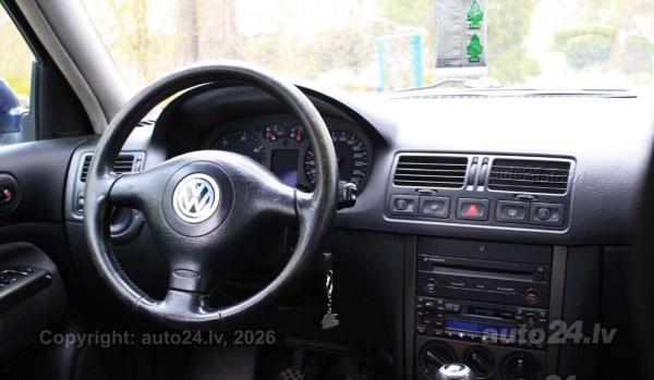 Zils Volkswagen Bora 2000 Tallina, ar dzinēja tilpumu 1.90 L un nobraukumu 381 tūkst. km par 1999 €, foto 2 vietnē AUTOMOTO.COM.LV