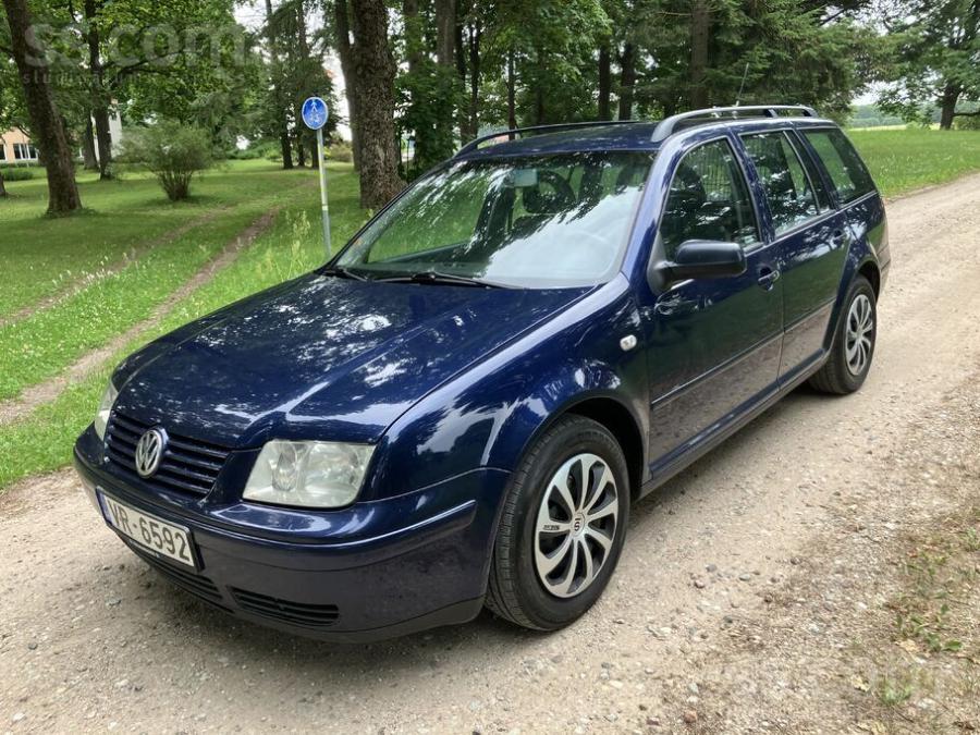 Zils Volkswagen Bora 2000 Jelgava, ar dzinēja tilpumu 1.90 L un nobraukumu 334 tūkst. km par 1390 €, foto 1 vietnē AUTOMOTO.COM.LV