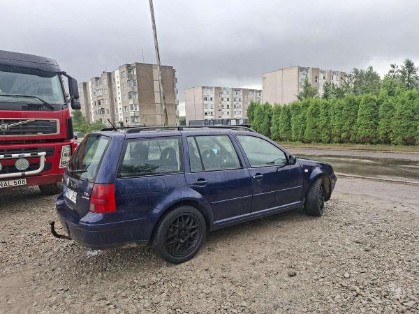 Zils Volkswagen Bora 2000 Širvintos, ar dzinēja tilpumu 1.90 L un nobraukumu 424 tūkst. km par 950 €, foto 3 vietnē AUTOMOTO.COM.LV