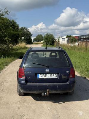Blue Volkswagen Bora 2000 in Vilnius, with an engine capacity of 1.90 L and mileage of 370 thousand km for 850 €, photo 6 on AUTOMOTO.COM.LV