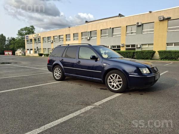 Blue Volkswagen Bora 2002 in Riga, with an engine capacity of 1.90 L and mileage of 337 thousand km for 1750 €, photo 2 on AUTOMOTO.COM.LV