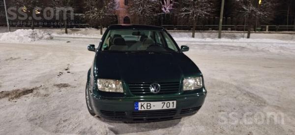 Green Volkswagen Bora 1999 in Ogre, with an engine capacity of 1.60 L and mileage of 236 thousand km for 1100 €, photo 5 on AUTOMOTO.COM.LV