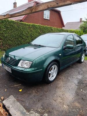 Zaļš Volkswagen Bora 2000 Marijampole, ar dzinēja tilpumu 1.90 L un nobraukumu 427 tūkst. km par 500 €, foto  vietnē AUTOMOTO.COM.LV