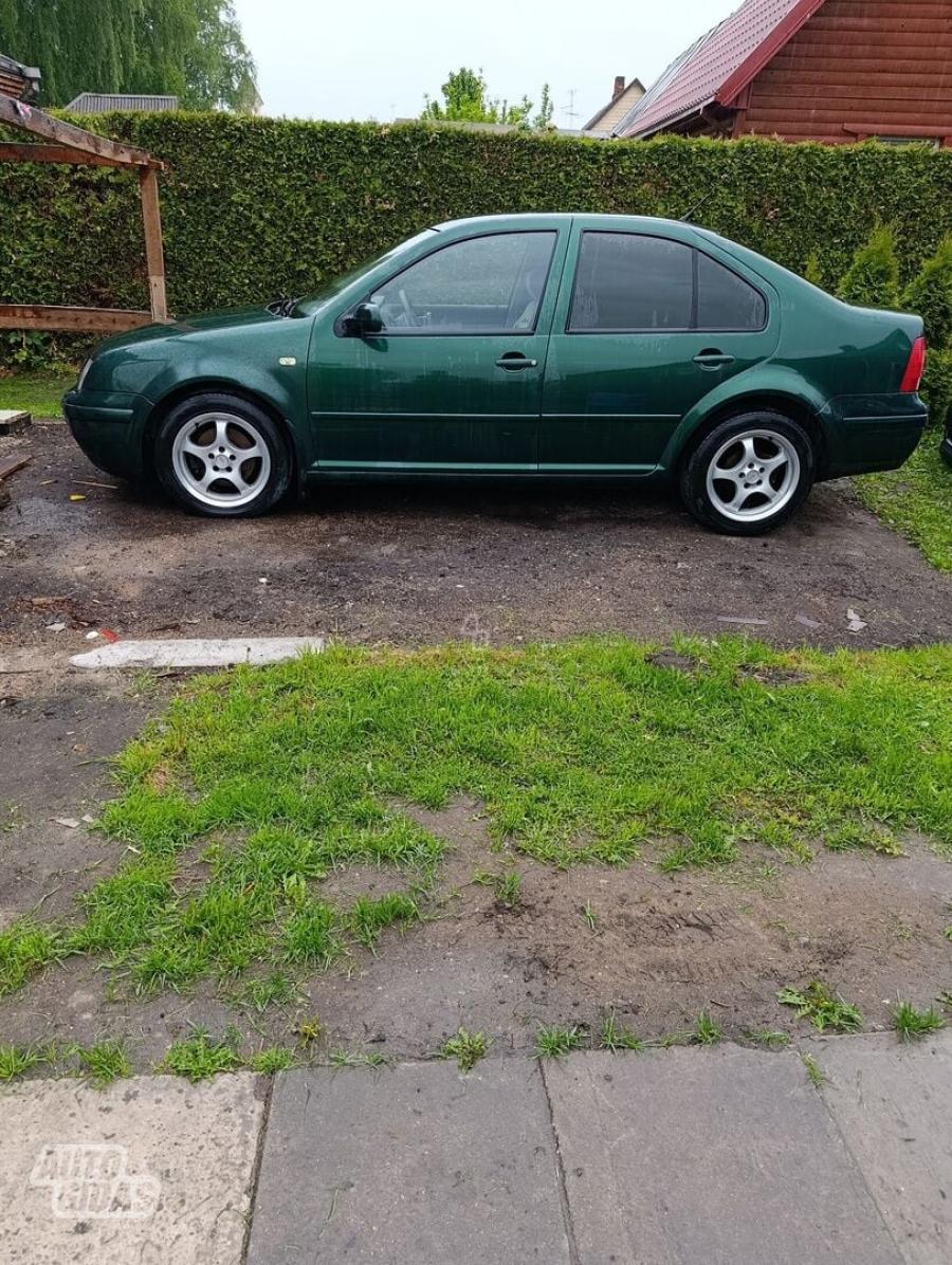 Green Volkswagen Bora 2000 in Marijampole, with an engine capacity of 1.90 L and mileage of 427 thousand km for 500 €, photo 4 on AUTOMOTO.COM.LV