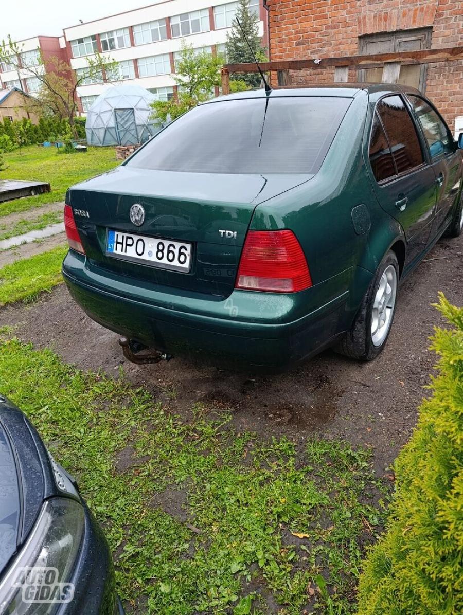 Green Volkswagen Bora 2000 in Marijampole, with an engine capacity of 1.90 L and mileage of 427 thousand km for 500 €, photo 8 on AUTOMOTO.COM.LV