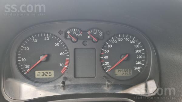 Zaļš Volkswagen Bora 2000 Rīga, ar dzinēja tilpumu 1.60 L un nobraukumu 146 tūkst. km par 1100 €, foto 4 vietnē AUTOMOTO.COM.LV