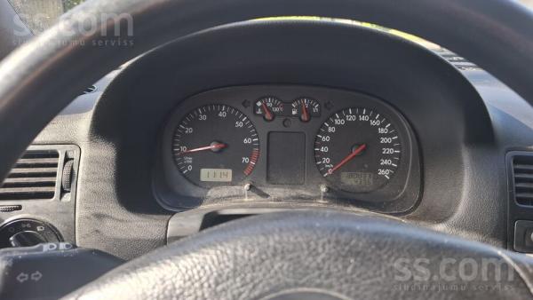 Green Volkswagen Bora 2001 in Riga, with an engine capacity of 1.60 L and mileage of 181 thousand km for 750 €, photo 1 on AUTOMOTO.COM.LV