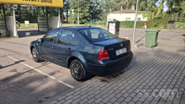 Green Volkswagen Bora 2001 in Riga, with an engine capacity of 1.60 L and mileage of 181 thousand km for 750 €, photo 7 on AUTOMOTO.COM.LV