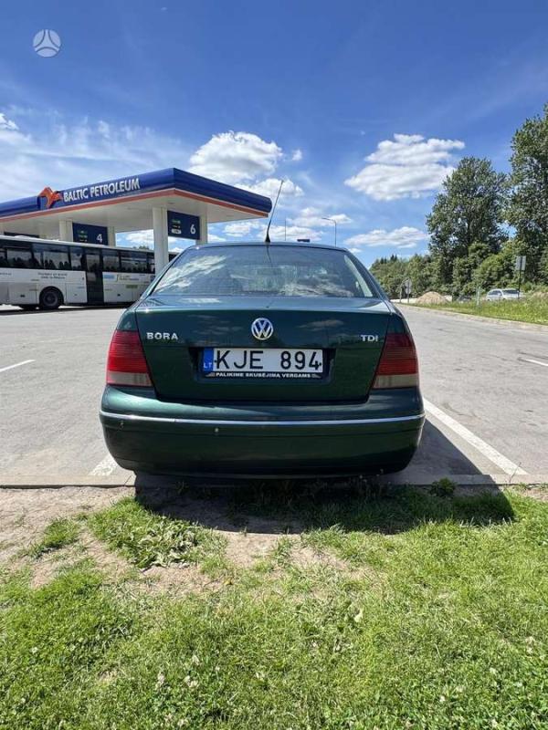 Green Volkswagen Bora 2002 in Vilnius, with an engine capacity of 1.90 L and mileage of 274 thousand km for 600 €, photo 4 on AUTOMOTO.COM.LV