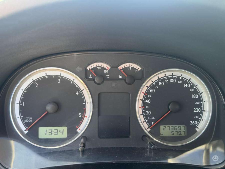 Green Volkswagen Bora 2002 in Vilnius, with an engine capacity of 1.90 L and mileage of 274 thousand km for 600 €, photo 11 on AUTOMOTO.COM.LV