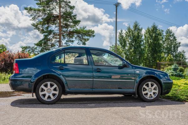 Green Volkswagen Bora 2004 in Limbazi, with an engine capacity of 1.60 L and mileage of 180 thousand km for 2500 €, photo 9 on AUTOMOTO.COM.LV