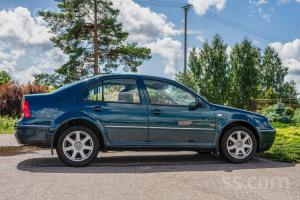 Green Volkswagen Bora 2004 in Limbazi, with an engine capacity of 1.60 L and mileage of 180 thousand km for 2500 €, photo 9 on AUTOMOTO.COM.LV