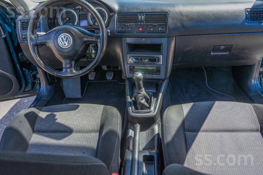 Green Volkswagen Bora 2004 in Limbazi, with an engine capacity of 1.60 L and mileage of 180 thousand km for 2500 €, photo 12 on AUTOMOTO.COM.LV
