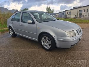Pelēks Volkswagen Bora 1999 Cēsis, ar dzinēja tilpumu 2.00 L un nobraukumu 337 tūkst. km par 995 €, foto  vietnē AUTOMOTO.COM.LV