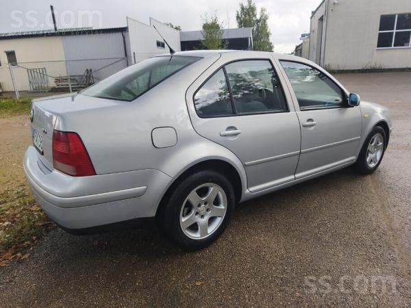 Grey Volkswagen Bora 1999 in Cesis, with an engine capacity of 2.00 L and mileage of 337 thousand km for 995 €, photo 3 on AUTOMOTO.COM.LV