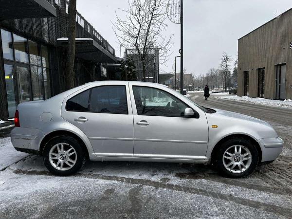 Grey Volkswagen Bora 1999 in Vilnius, with an engine capacity of 1.90 L and mileage of 466 thousand km for 1250 €, photo 3 on AUTOMOTO.COM.LV