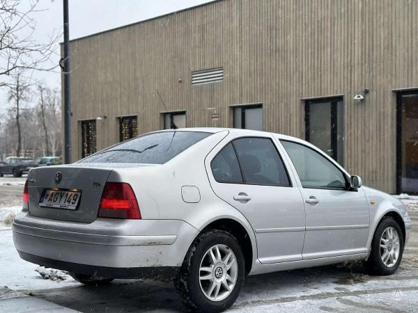Grey Volkswagen Bora 1999 in Vilnius, with an engine capacity of 1.90 L and mileage of 466 thousand km for 1250 €, photo 4 on AUTOMOTO.COM.LV