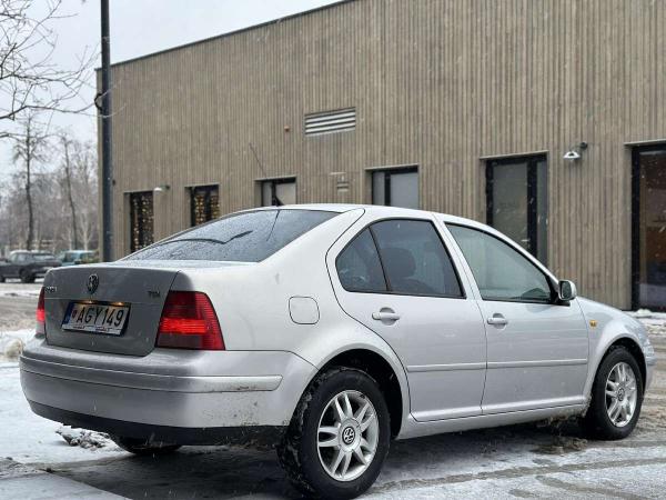 Grey Volkswagen Bora 1999 in Vilnius, with an engine capacity of 1.90 L and mileage of 466 thousand km for 1250 €, photo 4 on AUTOMOTO.COM.LV