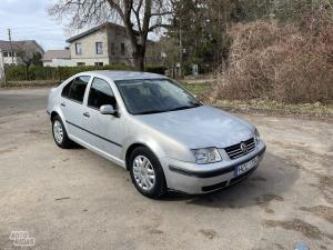 Grey Volkswagen Bora 1999 in Panevezys, with an engine capacity of 1.90 L and mileage of 393 thousand km for 500 €, photo 3 on AUTOMOTO.COM.LV
