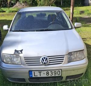 Pelēks Volkswagen Bora 1999 Daugavpils, ar dzinēja tilpumu 1.80 L un nobraukumu 339 tūkst. km par 900 €, foto  vietnē AUTOMOTO.COM.LV