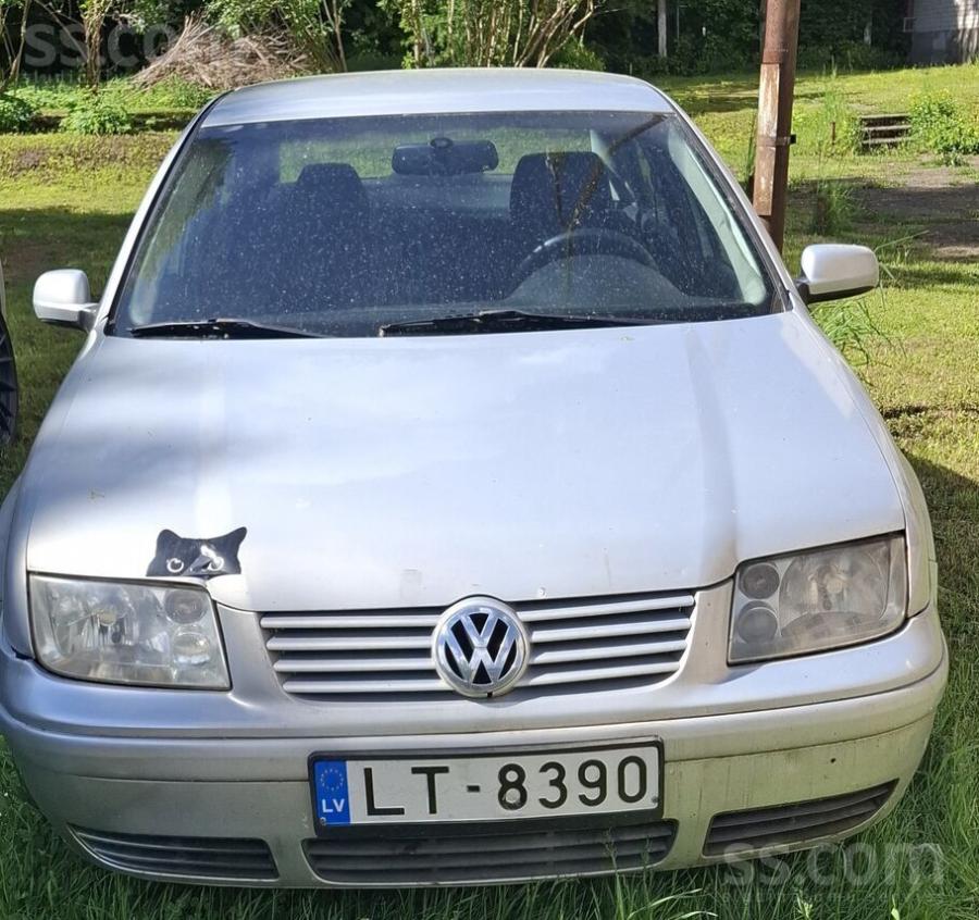 Pelēks Volkswagen Bora 1999 Daugavpils, ar dzinēja tilpumu 1.80 L un nobraukumu 339 tūkst. km par 900 €, foto 1 vietnē AUTOMOTO.COM.LV