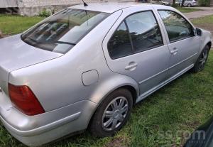 Pelēks Volkswagen Bora 1999 Daugavpils, ar dzinēja tilpumu 1.80 L un nobraukumu 339 tūkst. km par 900 €, foto 3 vietnē AUTOMOTO.COM.LV