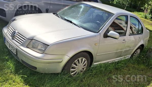 Pelēks Volkswagen Bora 1999 Daugavpils, ar dzinēja tilpumu 1.80 L un nobraukumu 339 tūkst. km par 900 €, foto 4 vietnē AUTOMOTO.COM.LV