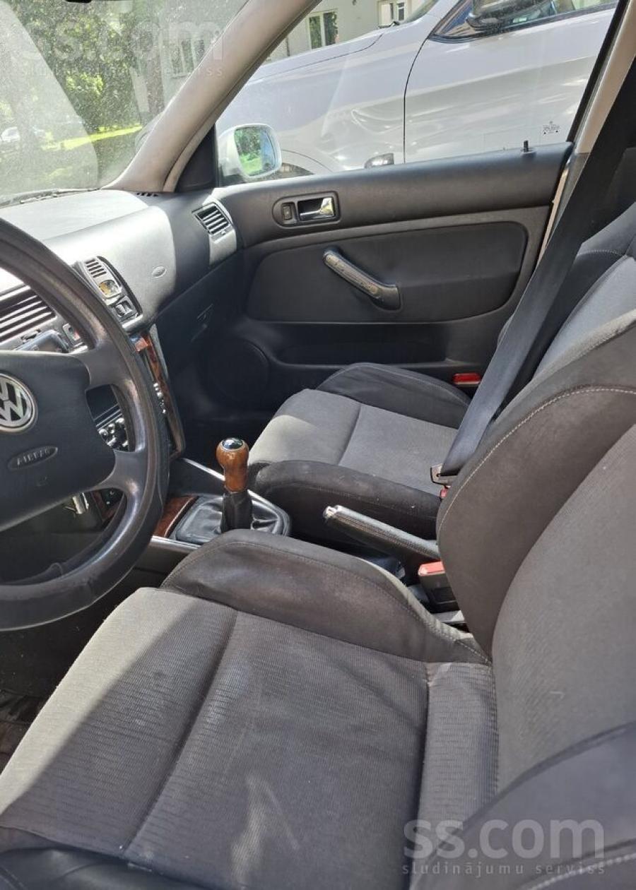Pelēks Volkswagen Bora 1999 Daugavpils, ar dzinēja tilpumu 1.80 L un nobraukumu 339 tūkst. km par 900 €, foto 6 vietnē AUTOMOTO.COM.LV